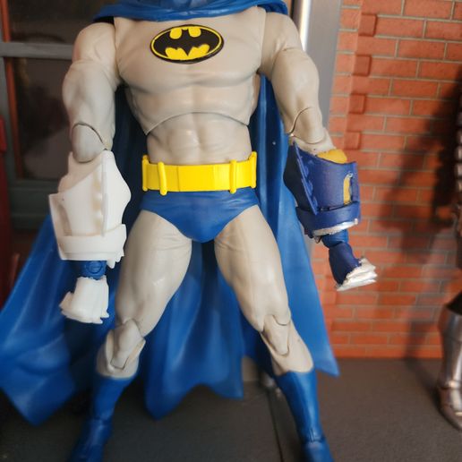 🤲 Azbats gauntlets fists hands mcfarlane figure Azrael Batman ...