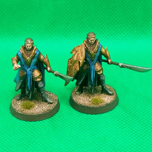 🧝 Noble Elf King with glaive・3D Print with the Anycubick 3D printer・Cults