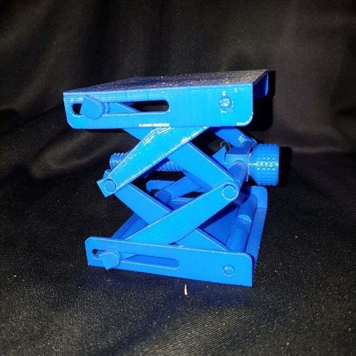 3D printable Platform Jack [Fully Assembled, No Supports]・Cults