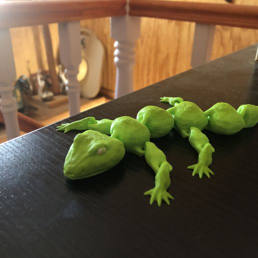 🦎 Articulated gecko・Free STL File for 3D printing・Cults