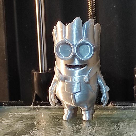 👹 Minion Groot (free this week) - Desktopable minifig + keyring ...