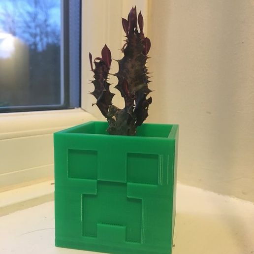 STL file Minecraft creeper pot 🪴 ・Template to download and 3D print・Cults
