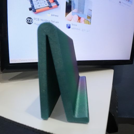 📞 Simple Landscape Phone Stand・Free STL File for 3D printing・Cults