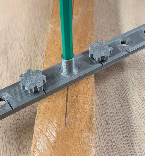 STL file ADJUSTABLE CENTER FINDER 🪵 ・3D printer design to download・Cults