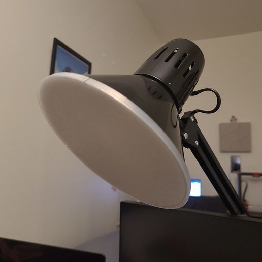 🔦 Parametric desk lamp light diffuser・Free 3D File for ・Cults