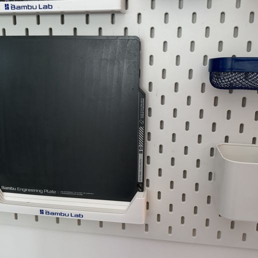 STL file wall mounted BAMBU XC1 build plate storage for IKEA Skadis ...
