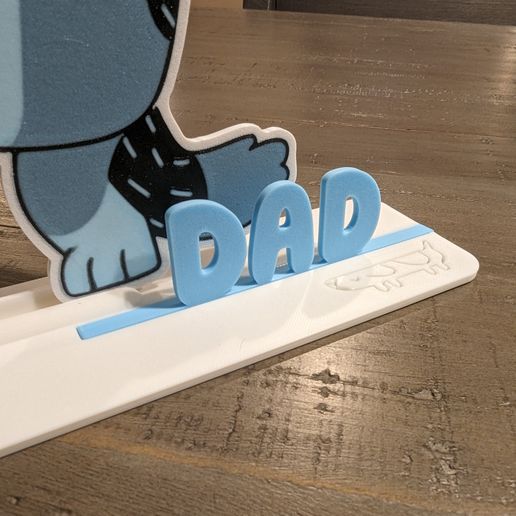 🎨 Bluey Character Art (Dad/Bandit) with Custom Nameplate Base・ STL File ...