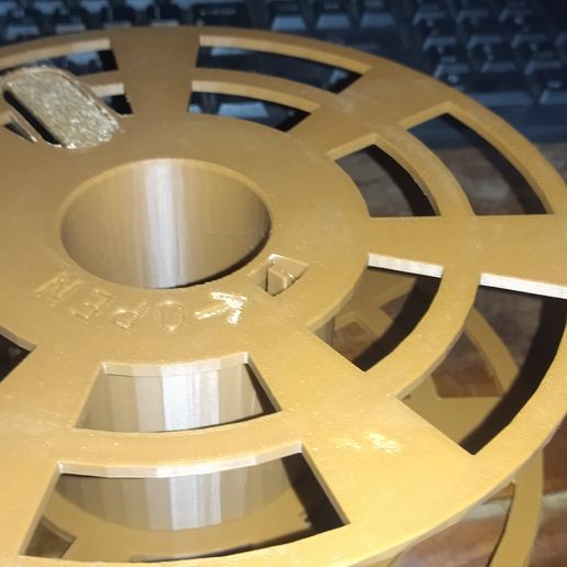 STL file BAMBU LAB COMPATIBLE REUSABLE SPOOL WITH CLIP 🥼 ・3D printing ...