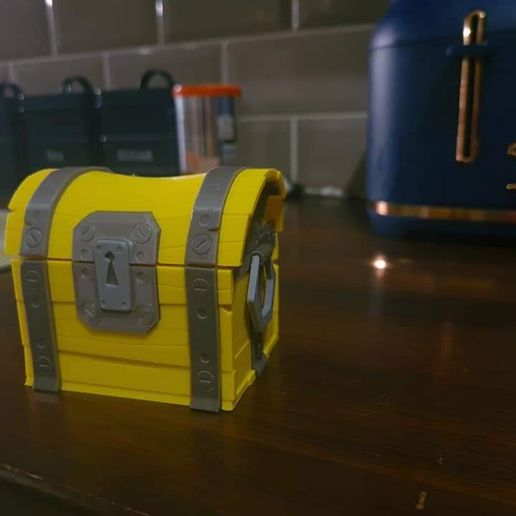 📦 Fortnite Chest SD Card Box・Free STL File for ・Cults