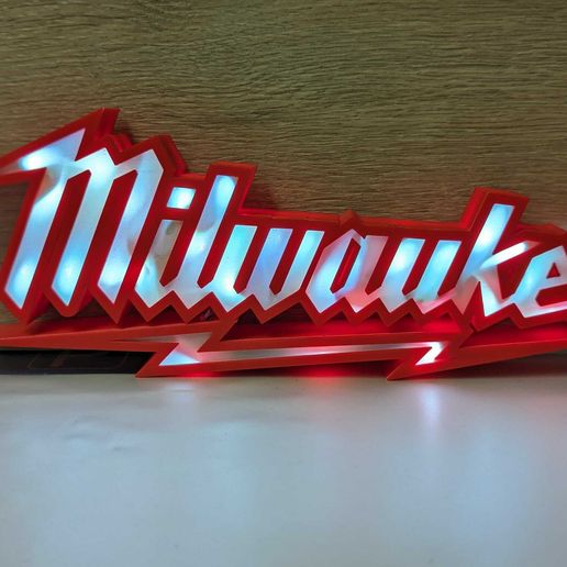 logo milwake