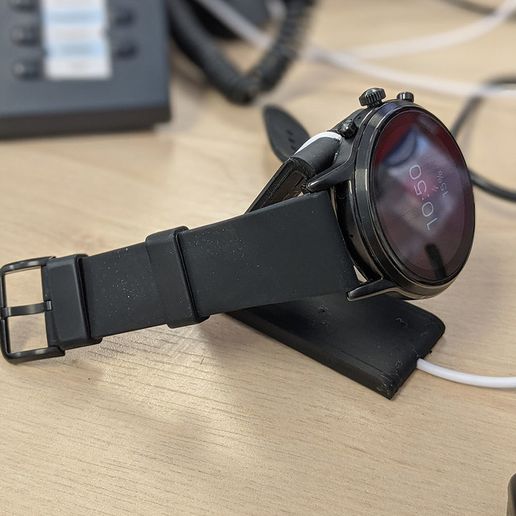 📱 Fossil Smartwatch charging stand・Free 3D File for ・Cults