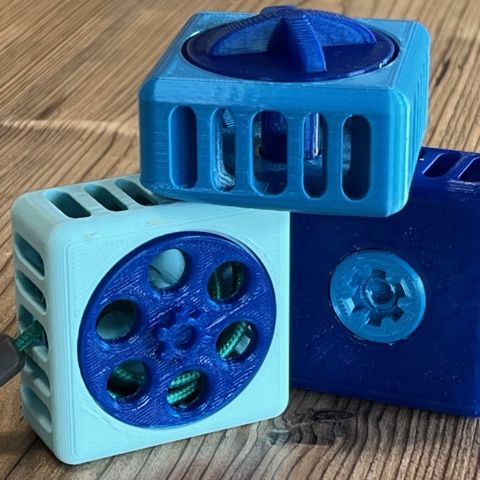 🔌 Stackable Windable Cable Box・Free STL File for ・Cults