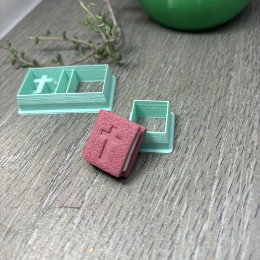 📚 BIBLE AND BOOK CLAY CUTTER. BIBLE AND BOOK CLAY CUTTER・Free STL File ...