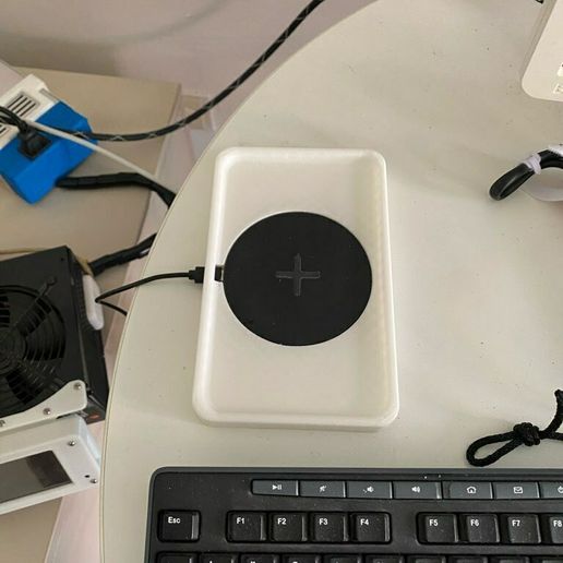 Free 3D file Induction Charger Plate 📱 ・3D print object to download・Cults