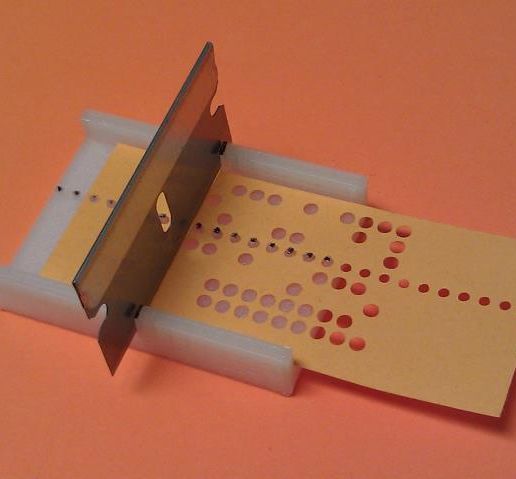 🖥️ Teletype paper tape splicing and alignment guide jig・Free STL File ...