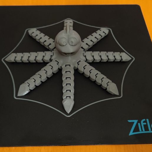 3D printing Octo the Muppet See Monster. Flexi, print in place ...