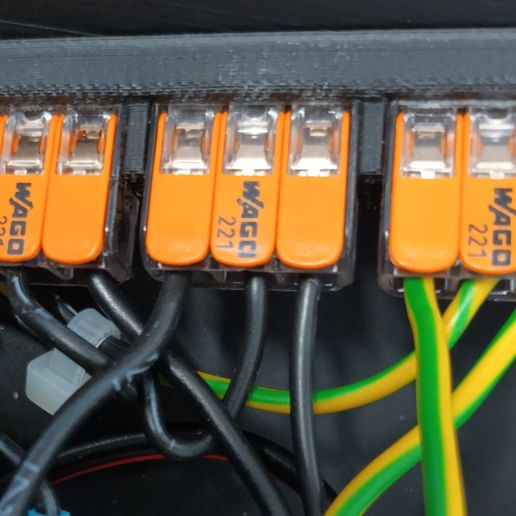 STL file Support for wago 3 connectors, with screw fixing 🔧 ・3D ...
