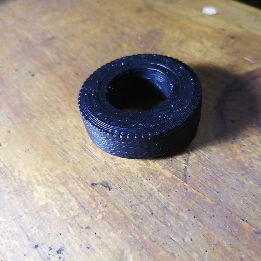 OBJ-Datei Lkw-Reifen im Maßstab 1:24 & 1:25・3D-druckbares Modell zum Herunterladen・Cults