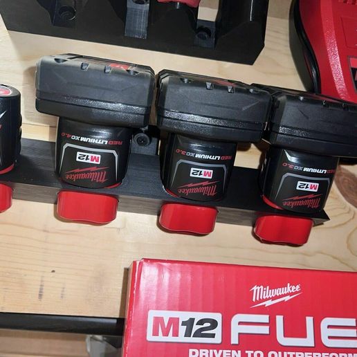 🔋 Milwaukee M12 Battery Holder x4・ STL File for ・Cults