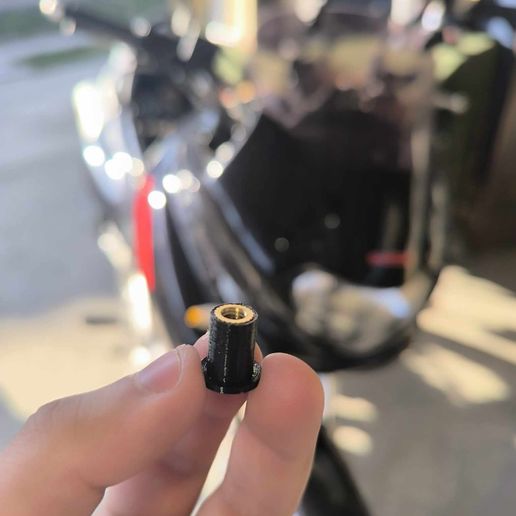 Free STL file WINDSHIELD SCREW 🏍️ ・3D print object to download・Cults