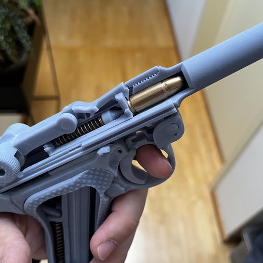 Распечатать в формате 3D работу Luger P08 "Parabellum". • Сделано на 3D-принтере Anycubic Photon ...