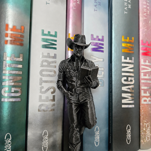 🤠 Cowboy Book Leaner Spine Hugger – Western Romance Bookshelf Decor ...