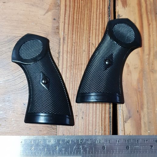 🔫 Webley Revolver Prop・Free 3D File for ・Cults