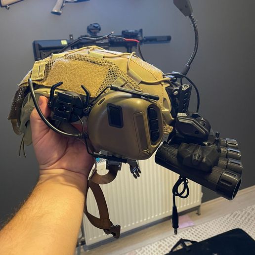 🪖 Tactical Night Vision Helmet – 3D Printable Model・ 3D File for 3D ...
