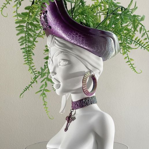🏴‍☠️ PIRATE QUEEN PLANTER / BUST POT・ 3D File for 3D printing・Cults