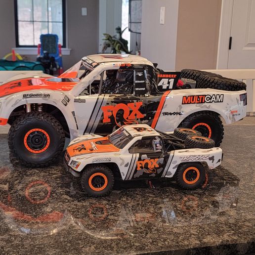 🏆 1/16 Scale RC Trophy Truck・ STL File for ・Cults