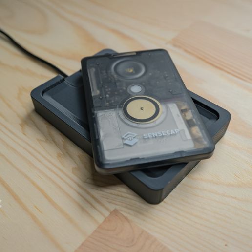 💾 SenseCAP Card Tracker T1000-E Charging Puck by Physis・ STL File for ...